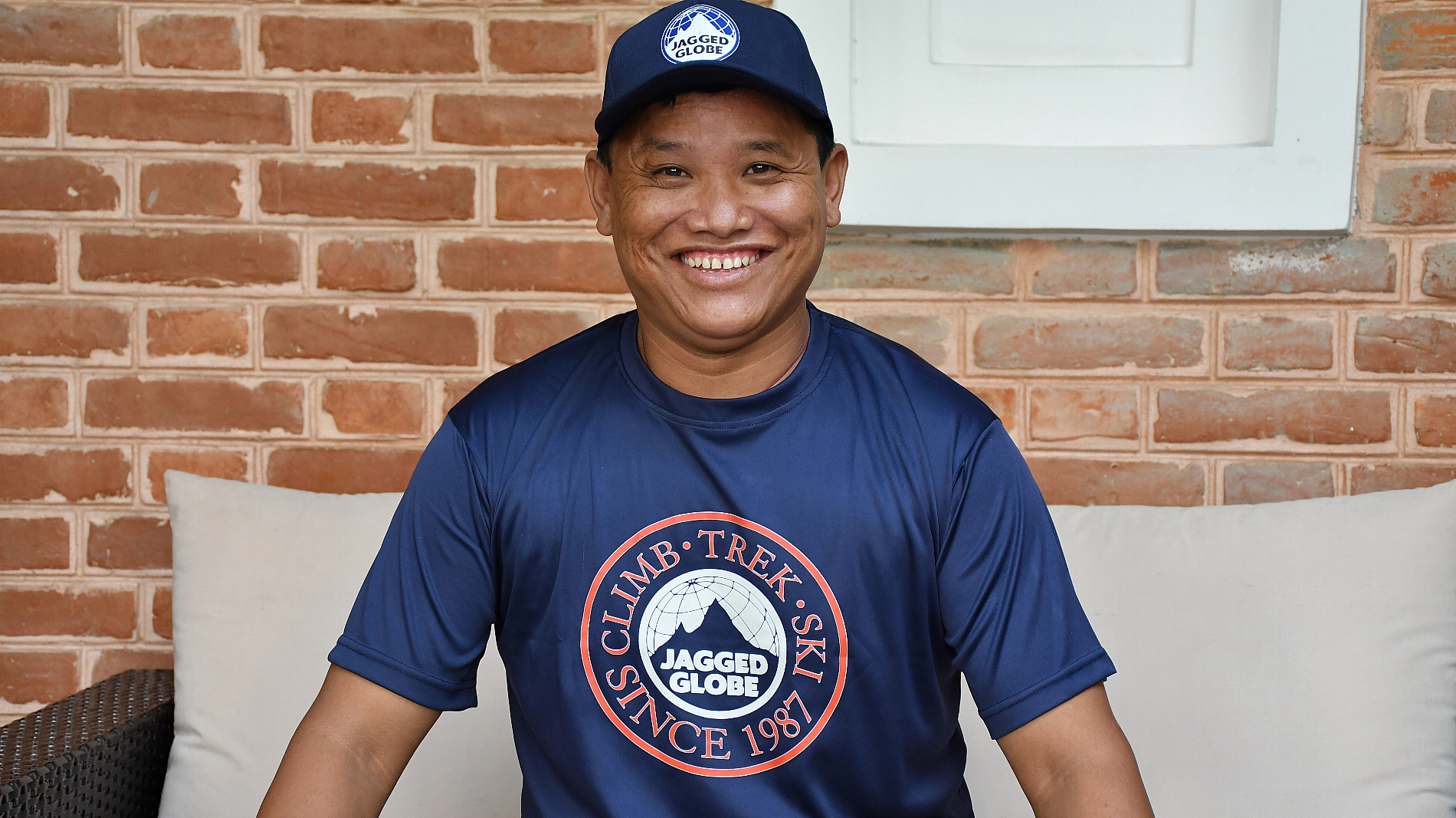 JG :: Jagged Globe - Leading in the Mountains